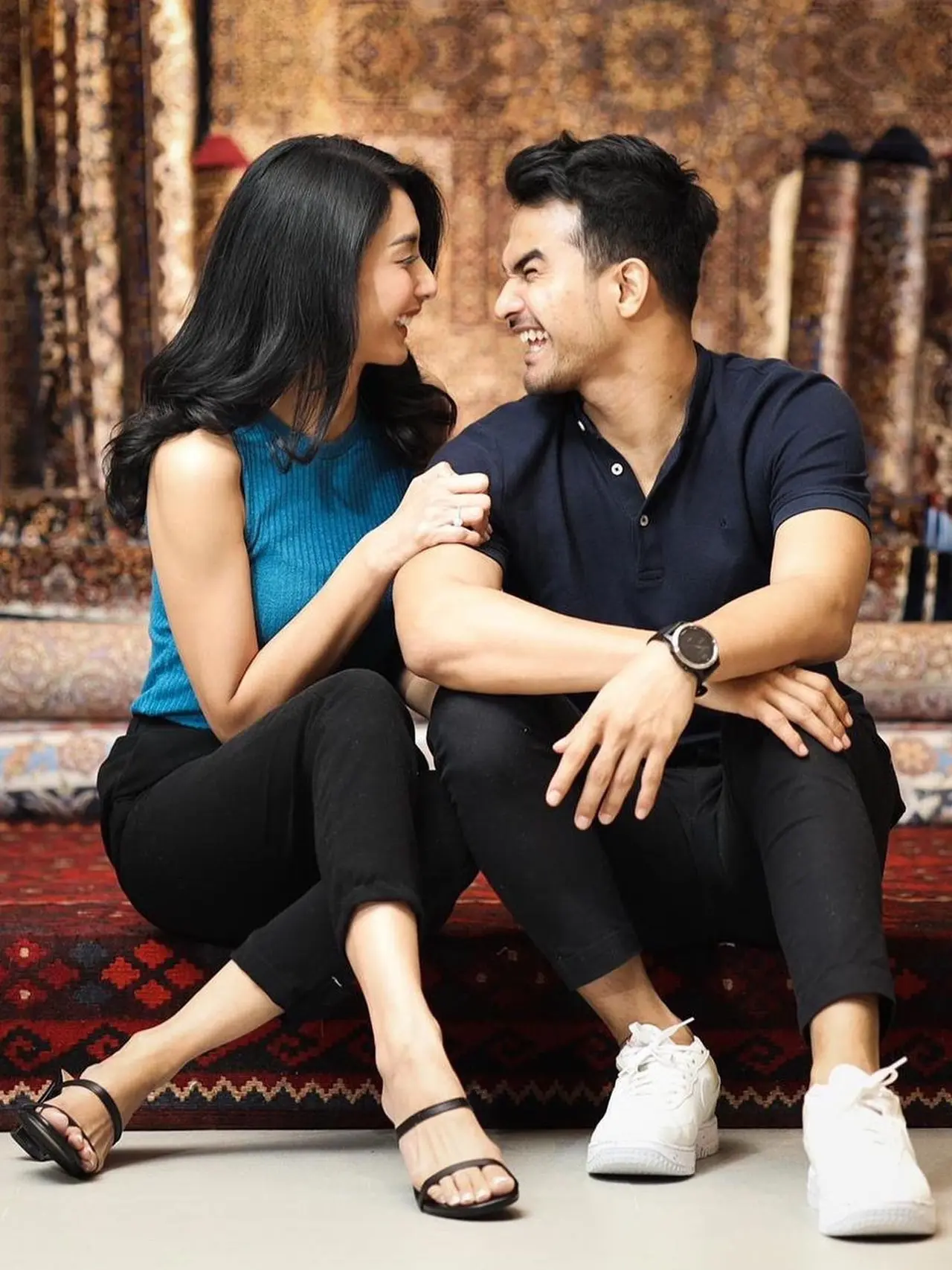 Resmi Pacaran, Ini 7 Potret Kompak Tyas Mirasih dan Tengku Tezi - Hot Liputan6.com