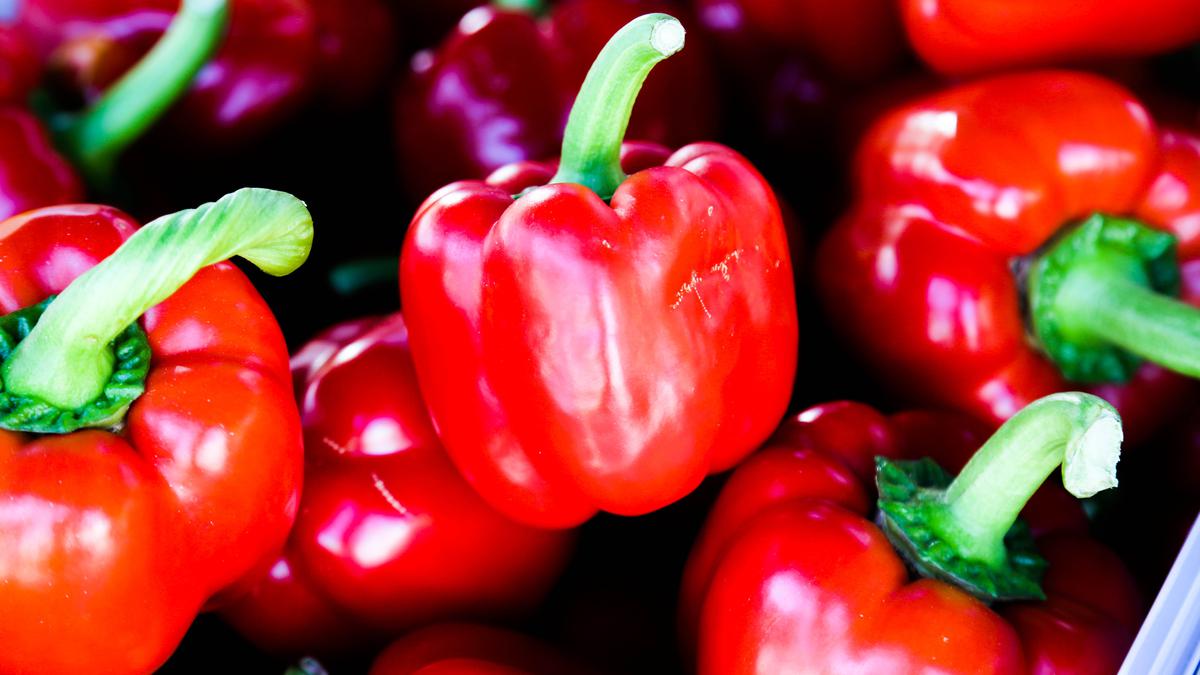 Paprika Merah, Makanan Anti Aging untuk Kulit Awet Muda