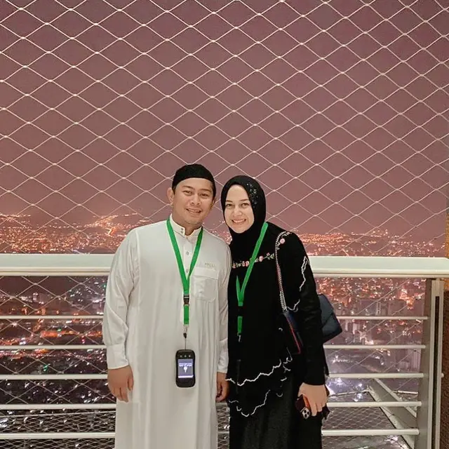 6 Artis Ini Pernah Jalani Umrah Bareng Pacar, Ada yang Berujung Menikah - Hot Liputan6.com