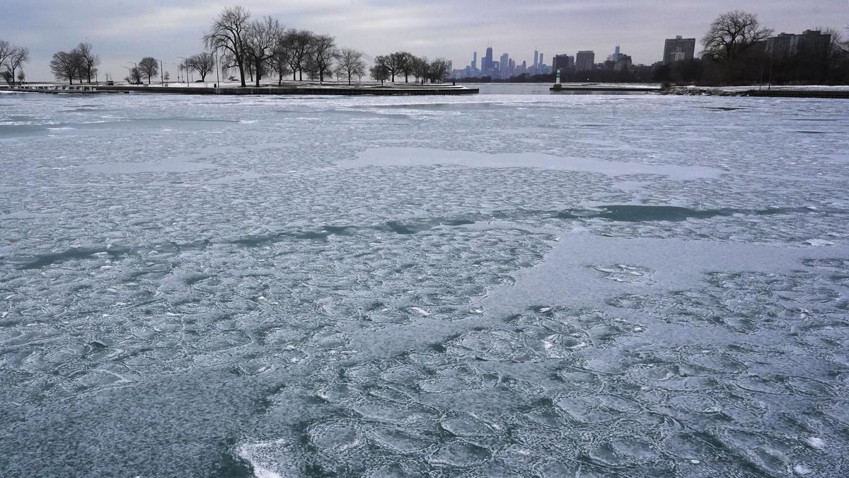 FOTO: Danau Michigan di Chicago Membeku - Foto Liputan6.com