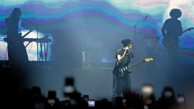 LANY Gelar Konser A November To Remember, Paul Klein: Jakarta Kalian ...