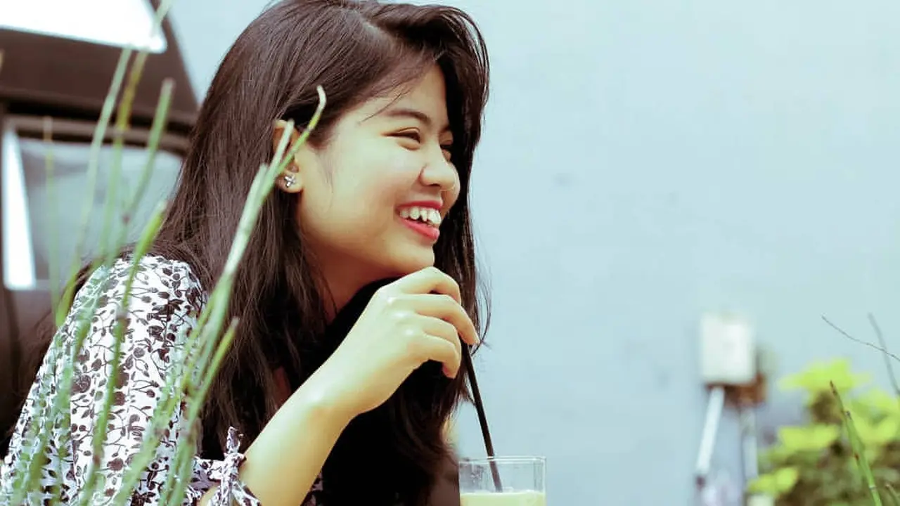 6 Potret Indah Tri Pertiwi Calon Kakak Ipar Fuji, Diterima Baik di Keluarga Frans Faisal - Hot ...