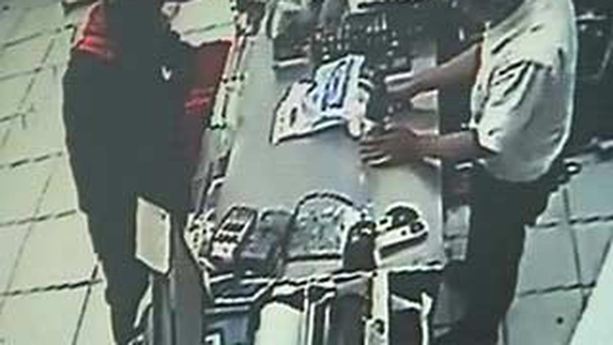 Aksi Perampokan Minimarket Terekam CCTV - News Liputan6.com