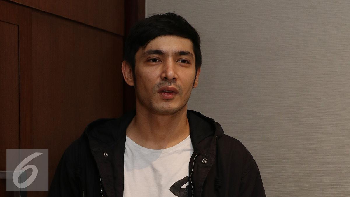 Abimana Aryasatya Jadi Aktor Terlaris Tahun Ini di IBOMA 2016 - ShowBiz ...