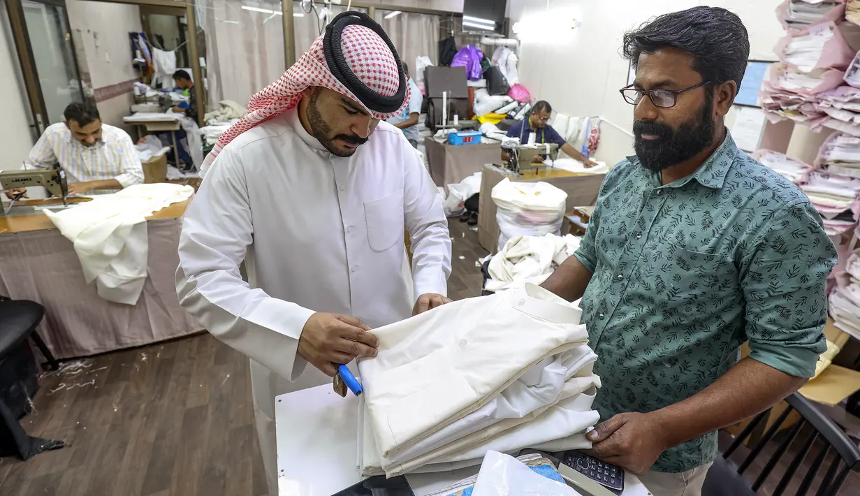 Bulan Ramadhan, Permintaan Pakaian Tradisional Dishdasha Melonjak di ...