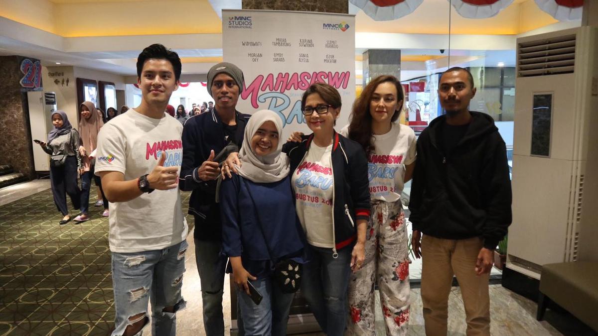 Melihat Gaya Hidup Milenial Lewat Film Mahasiswi Baru - Entertainment Fimela.com