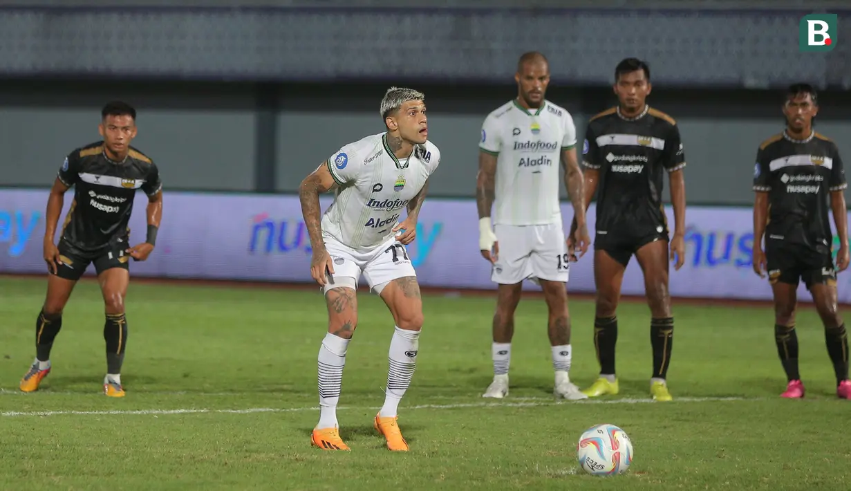 Foto: Melihat Gaya Ciro Alves Menendang Penalti, Ekspresinya Merusak ...