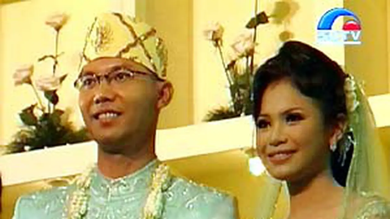 Resepsi Pernikahan Rossa-Yoyo Sama Meriah - ShowBiz Liputan6.com