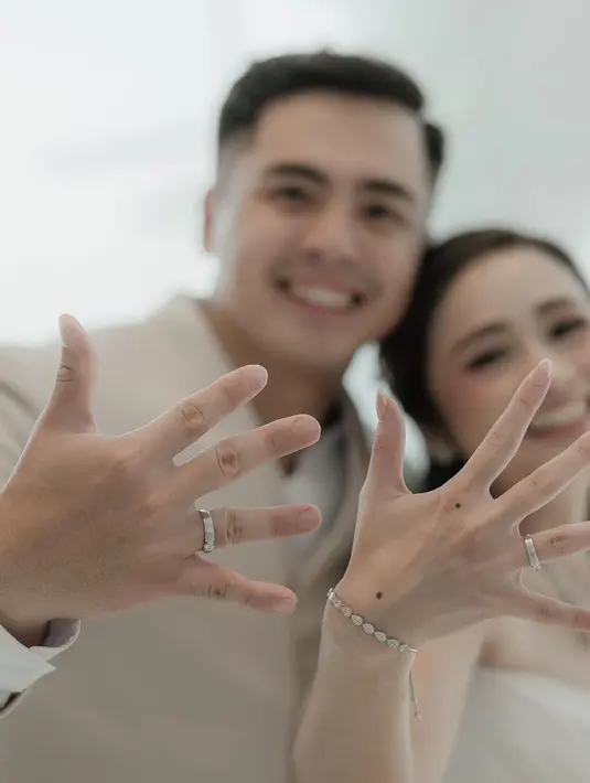 Potret Bahagia Gritte Agatha dan Arif Hidayat Menikah Setelah 11 Tahun Pacaran - Photo Fimela.com