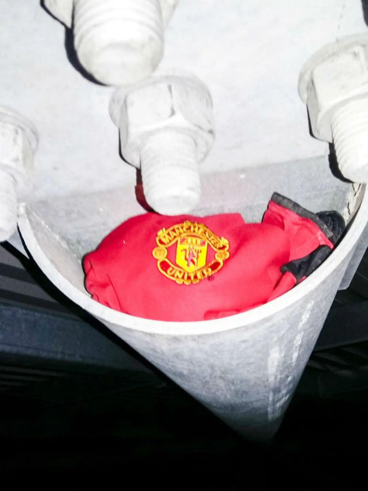 Mawar Merah Ikonik Warnai Jersey Baru Manchester United Musim Ini ...