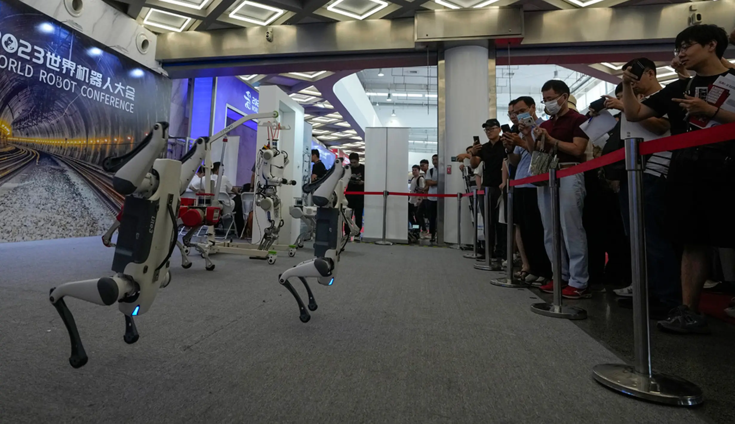 Robot-Robot Canggih Dipamerkan di Konferensi Robot Dunia 2023