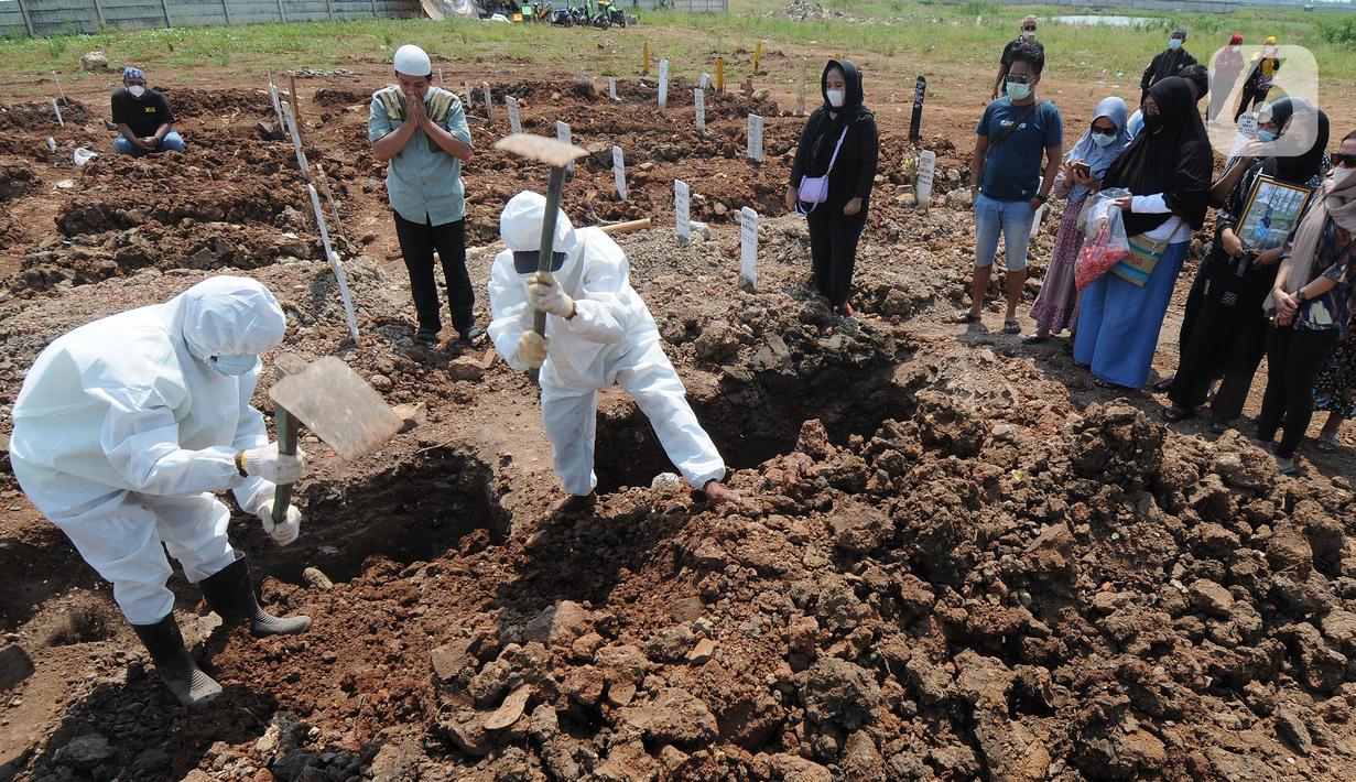 FOTO: Pemakaman Korban COVID-19 di TPU Rorotan Alami Penurunan - Foto ...