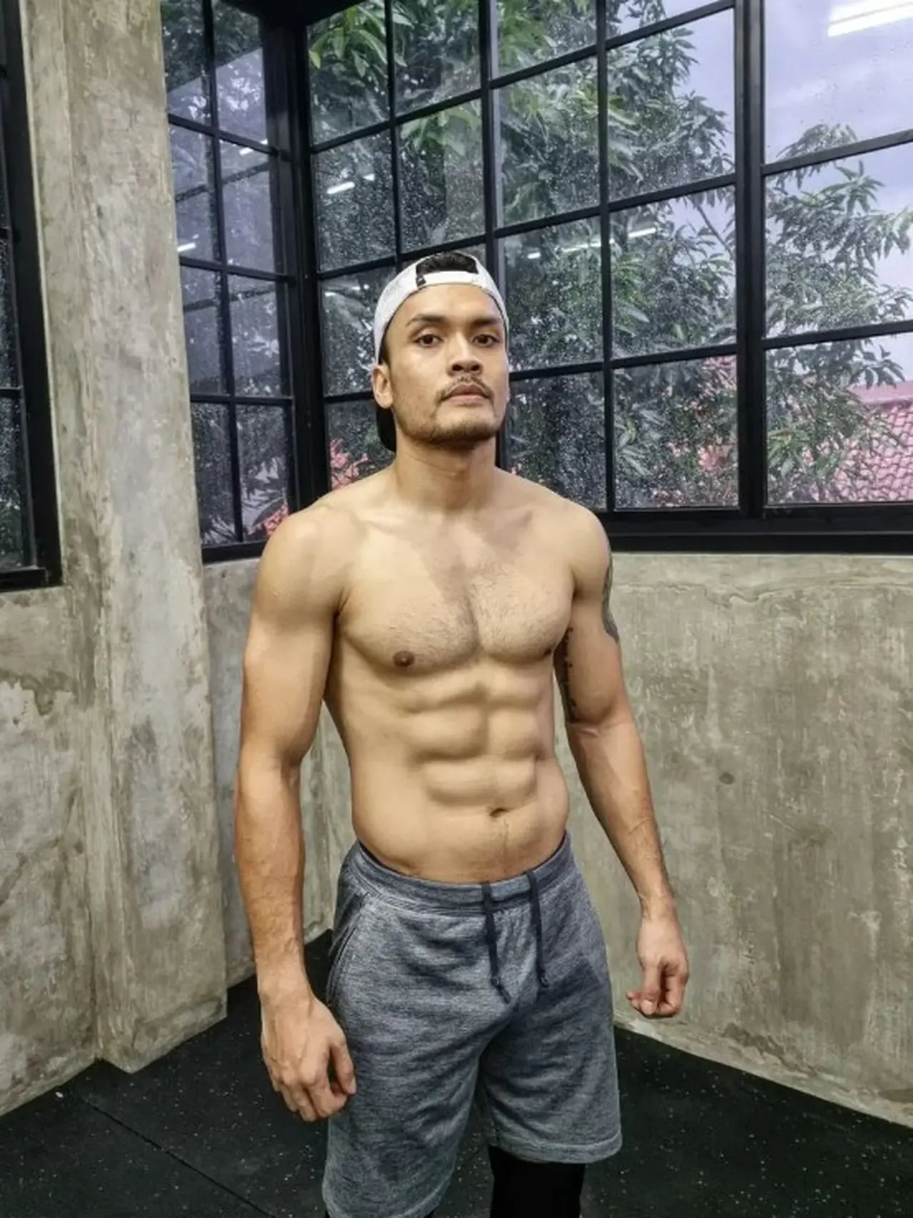 Adu Pukul dengan Pevita Pearce di 'Sri Asih', Intip 8 Potret Tubuh ...