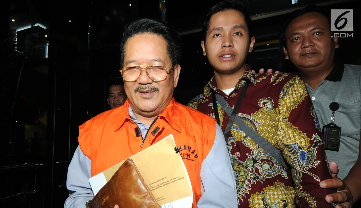 FOTO: Terjaring OTT, Sibron Azis Resmi Ditahan KPK - Foto Liputan6.com