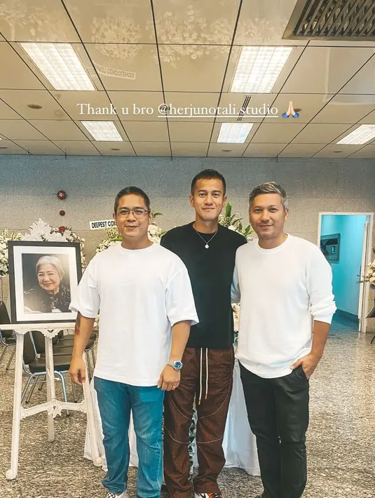 Para Artis Datangi Rumah Duka dan Beri Ucapan Belasungkawa Atas ...