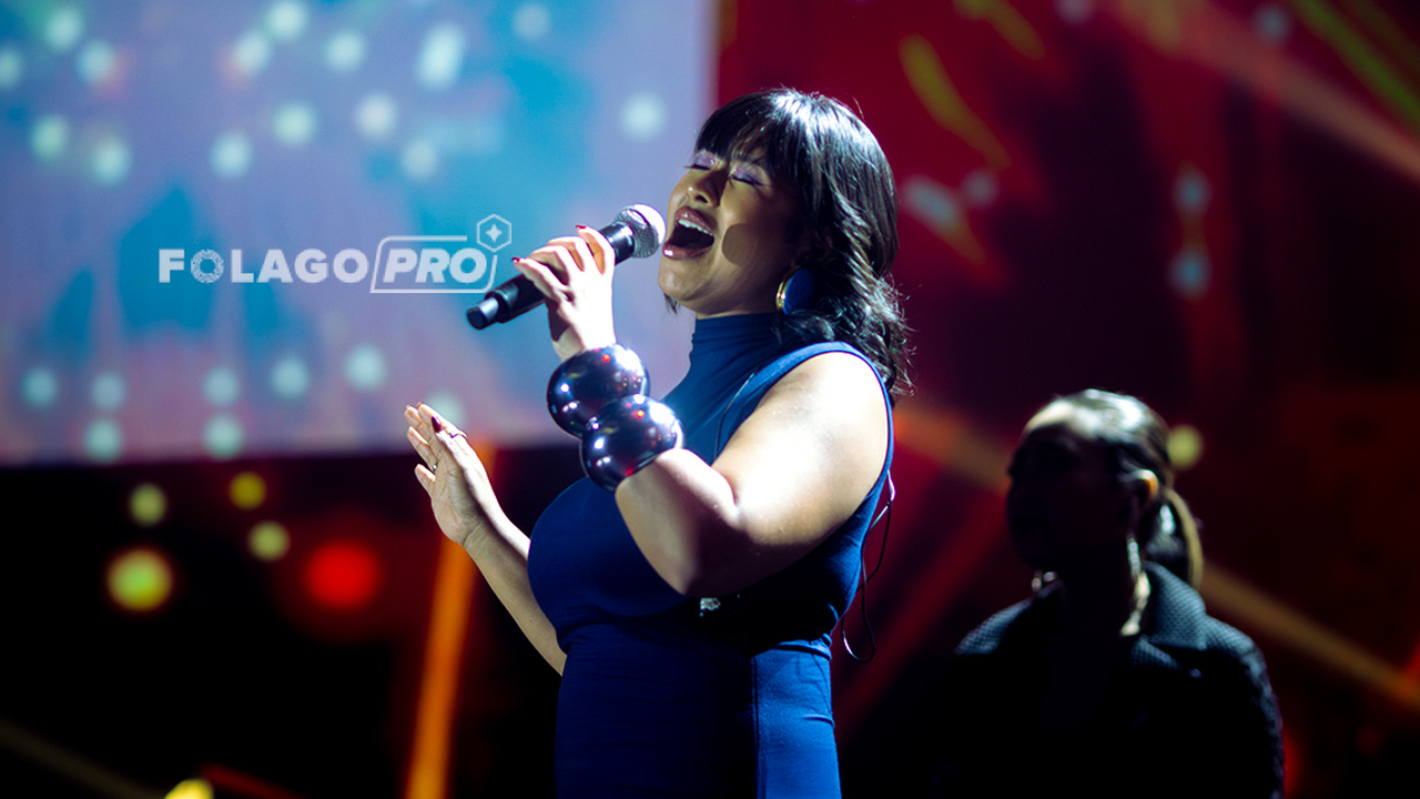 6 Potret Brian McKnight Konser di Jakarta: Dibuka Dira Sugandi, Berbagi ...