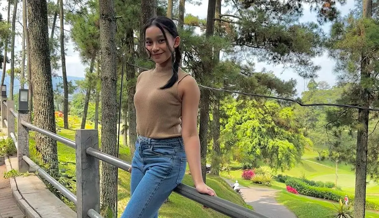 Gaya Neysa Chandria Pemeran Kartini Kecil di Film Kartini 2017, Pernah Masuk Nominasi FFI - Foto ...