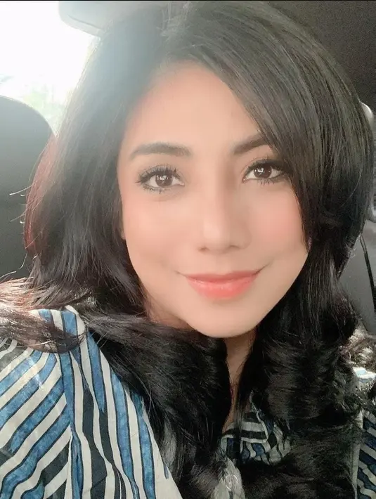 7 Potret Siti KDI, Gantikan Lesti Kejora Sebagai Juri DA 5 - Photo Fimela.com