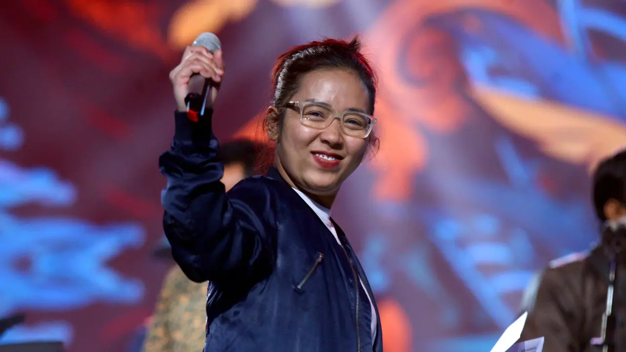 Glamor di Panggung, Penampilan Soimah di Rumah Jauh Lebih Mengagumkan ...