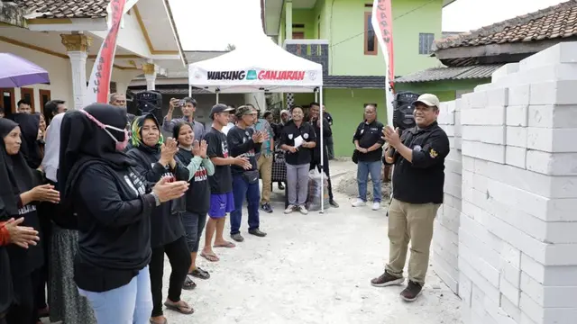 Tunjukkan Aksi Nyata, Relawan Ganjar Bangun Fasilitas MCK Bagi Kaum Buruh di Banten - News ...