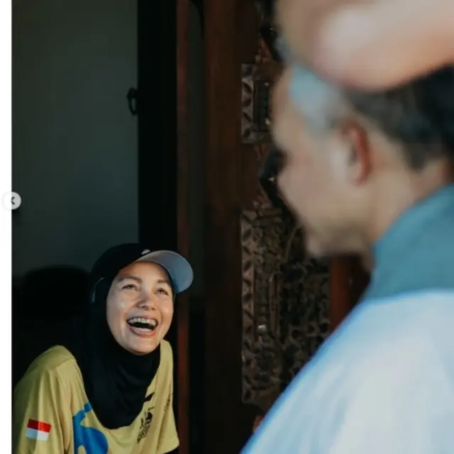 Ganjar Pranowo Panggil Tukang Cukur ke Rumah, Gaya Rambut Barunya ...