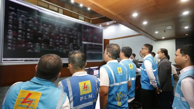 Amankan Listrik, PLN Siaga Badai dan Banjir di Jakarta hingga Banten ...