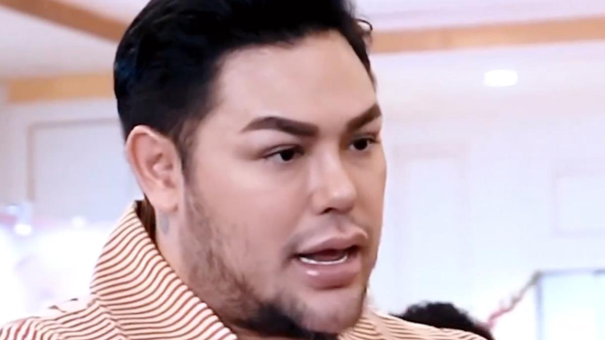 Cinta Batik, Ivan Gunawan Antusias Hadiri Ajang Tahunan Fashion Show ...