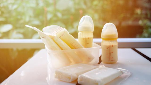 Cara Memberikan ASI Perah ke Bayi agar Tidak Bingung Puting - Parenting ...