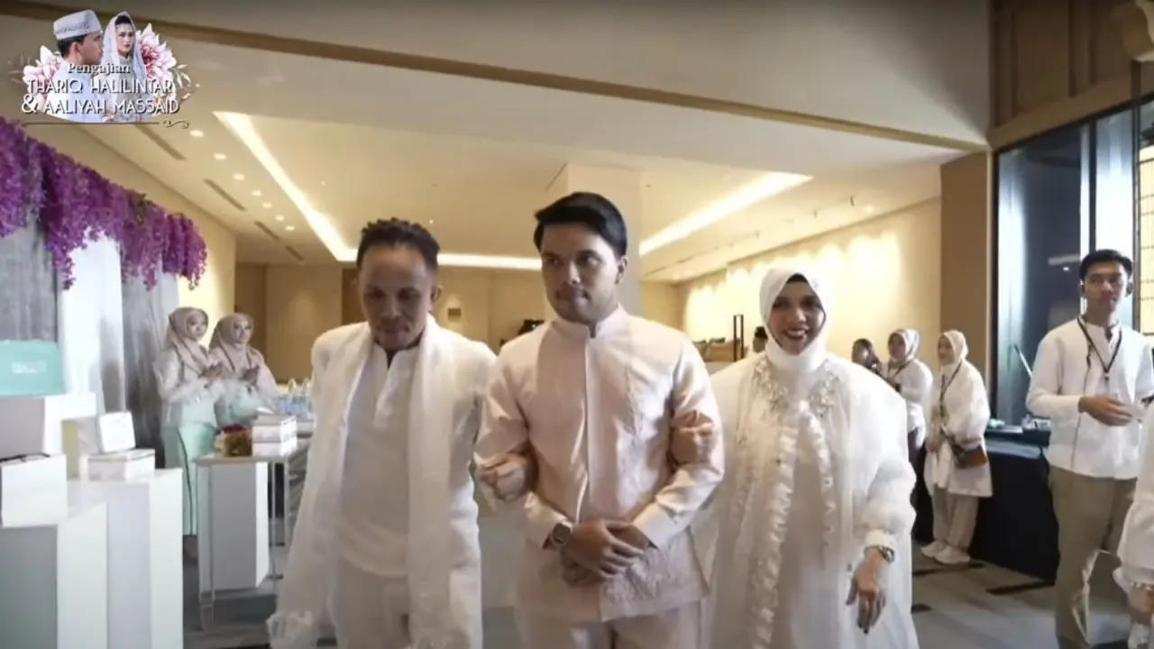 6 Potret Thariq Halilintar dan Aaliyah Massaid dalam Pengajian Jelang Menikah, Serba Putih Penuh ...