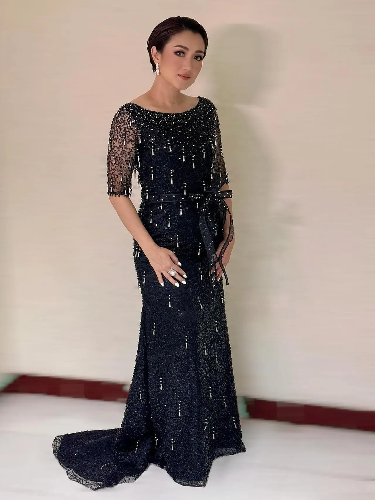 6 Potret Terkini Melly Mono Eks Vokalis SHE, Bergaya Rambut Pendek ...