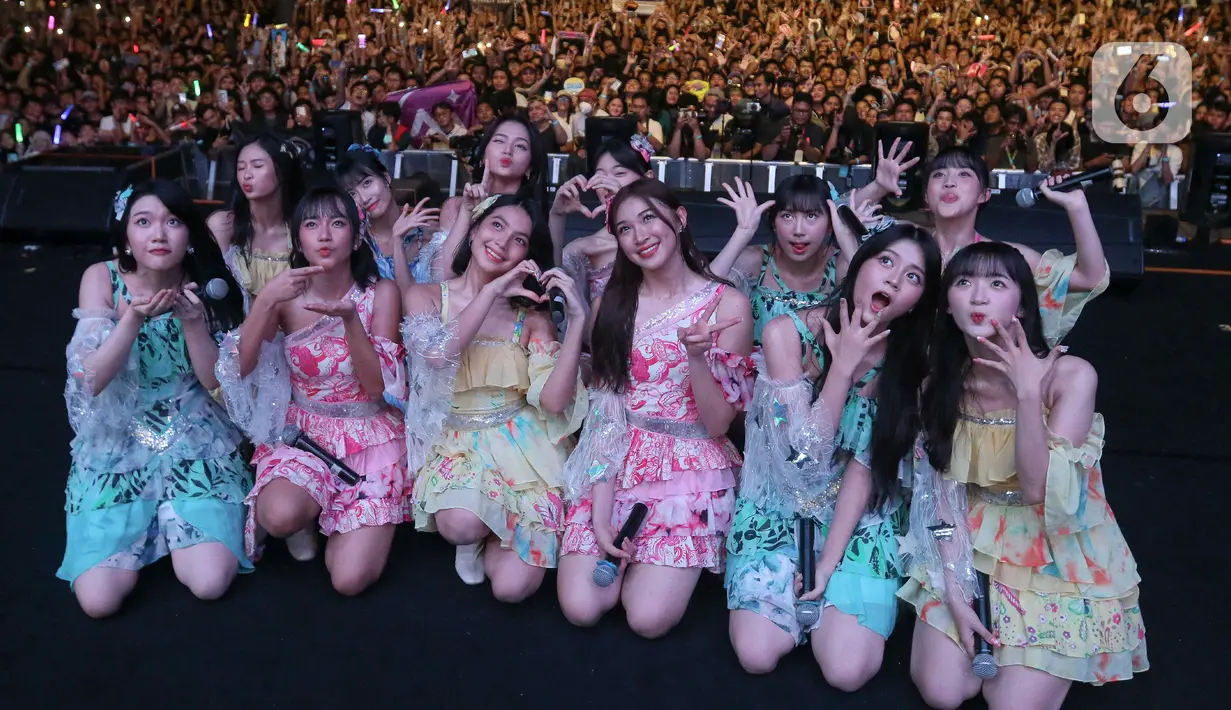JKT48 Hentak Panggung KapanLagi Buka Bareng BRI Festival 2024 - Foto Liputan6.com