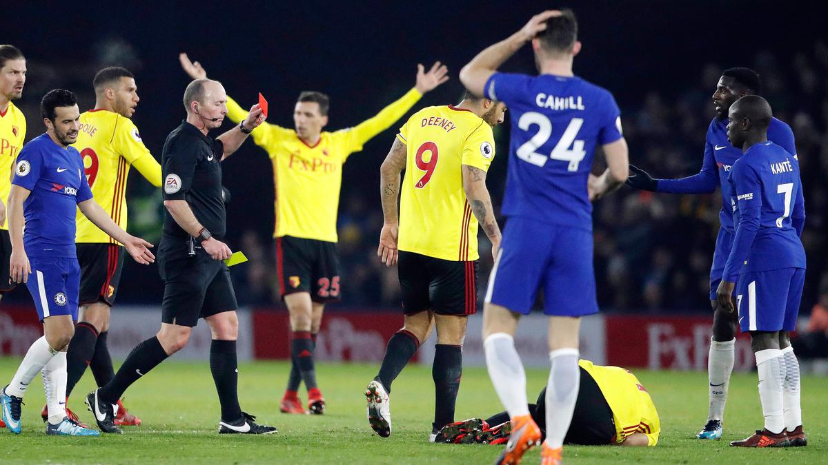 FOTO: Diganjar Kartu Merah, Chelsea Kalah Telak Atas Watford - Foto ...