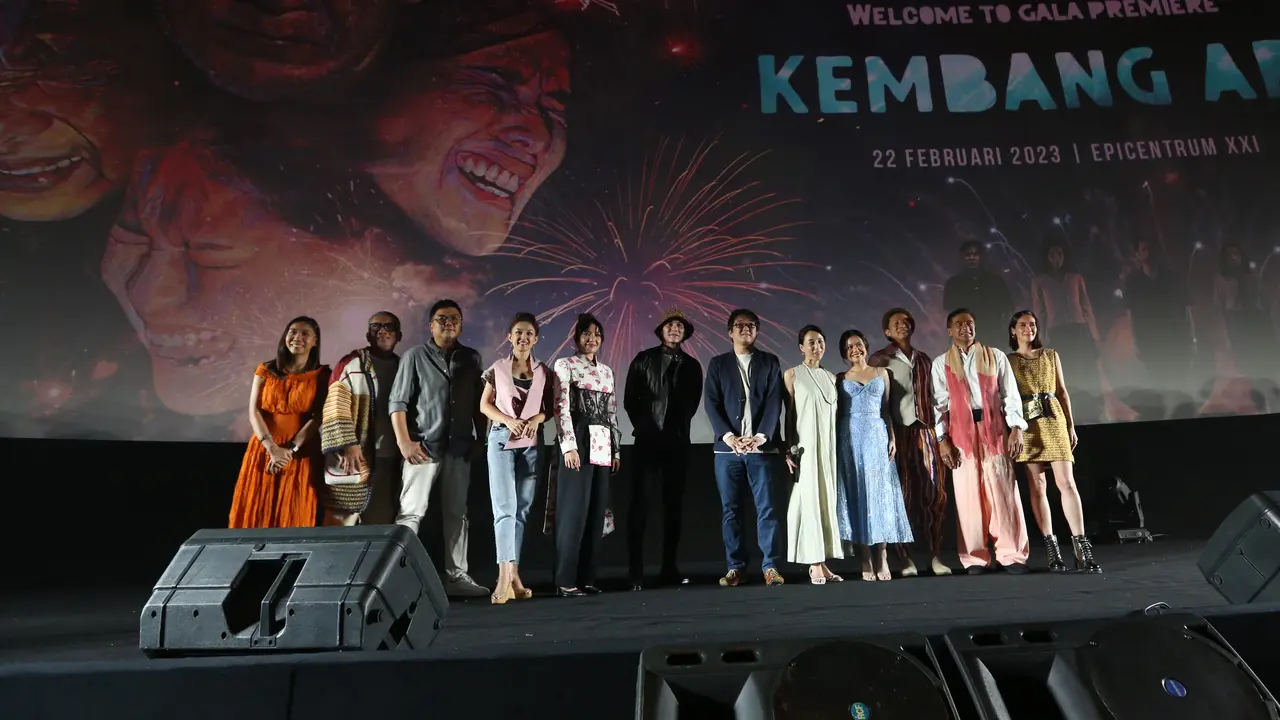 Review Film Kembang Api: Minim Lokasi, Kaya Ekspresi - Entertainment ...
