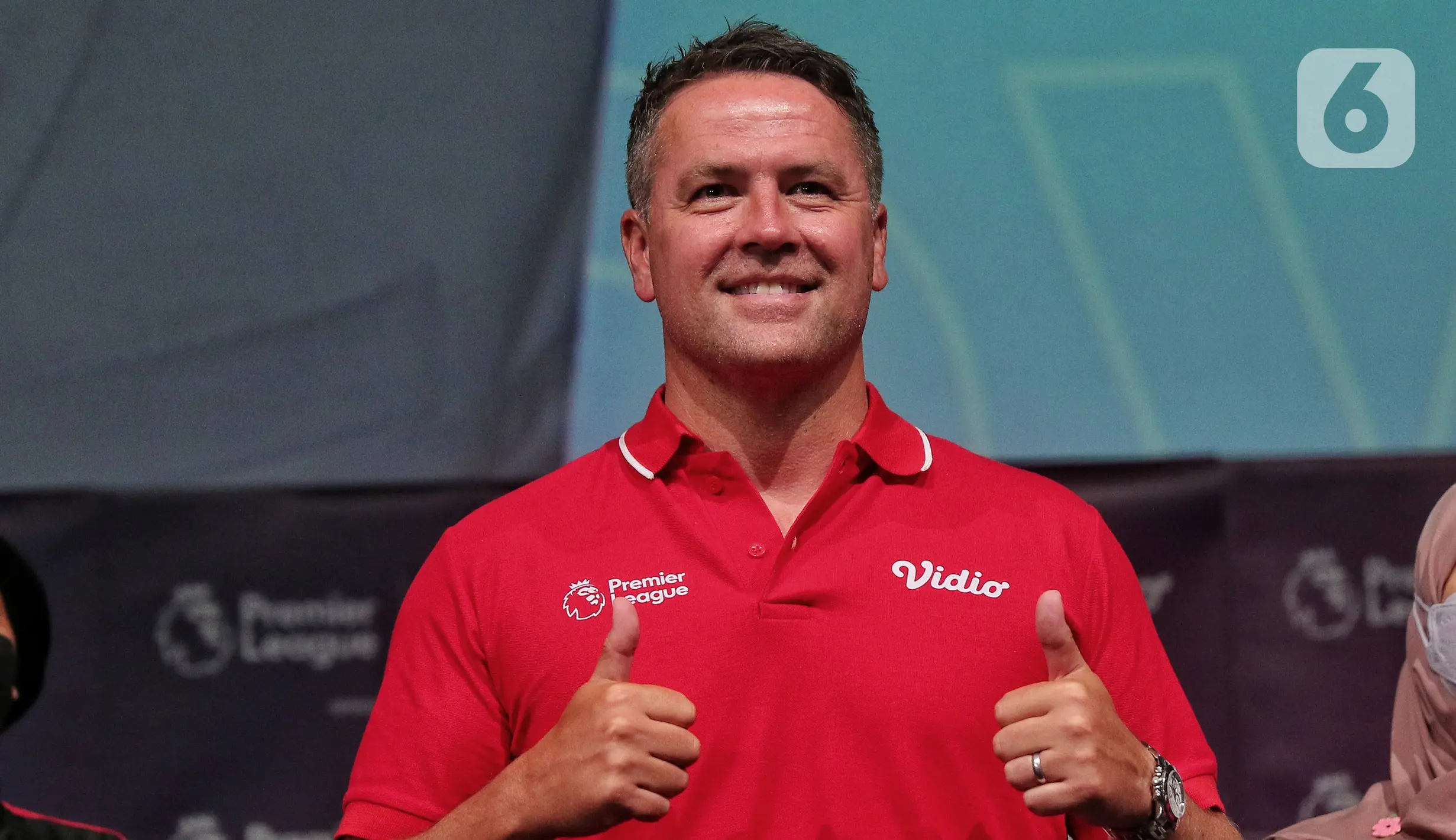 Michael Owen Berbagi Pengalaman Sepak Bola kepada Penggemar di ...