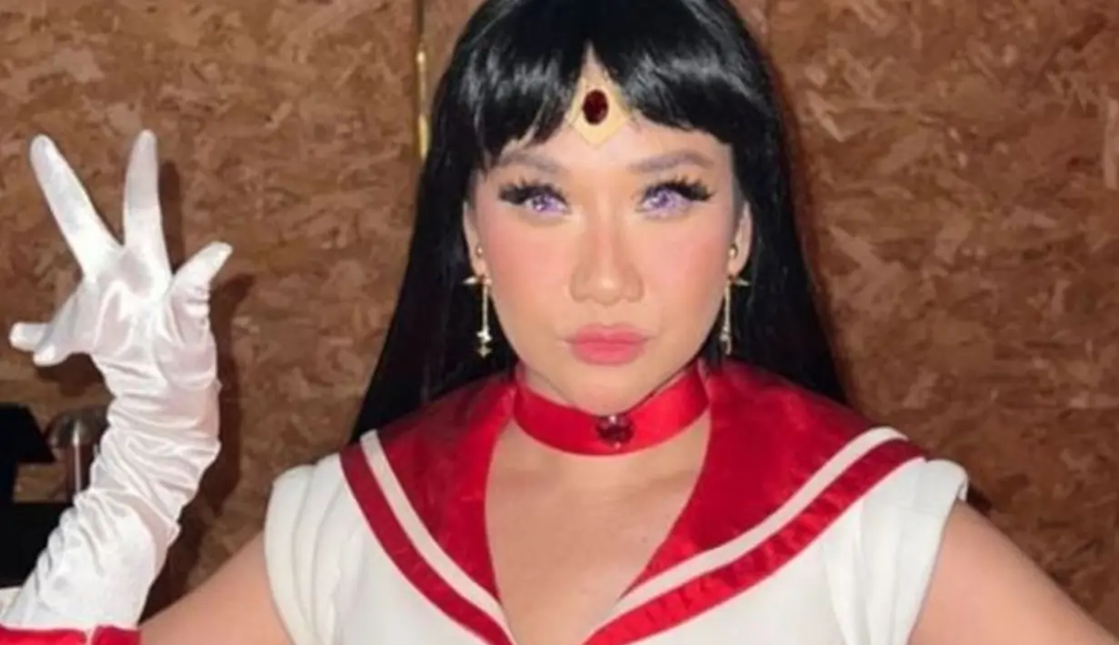 Gaya Bcl Saat Cosplay Sailor Moon Dipuji Awet Muda Dan Memesona Foto