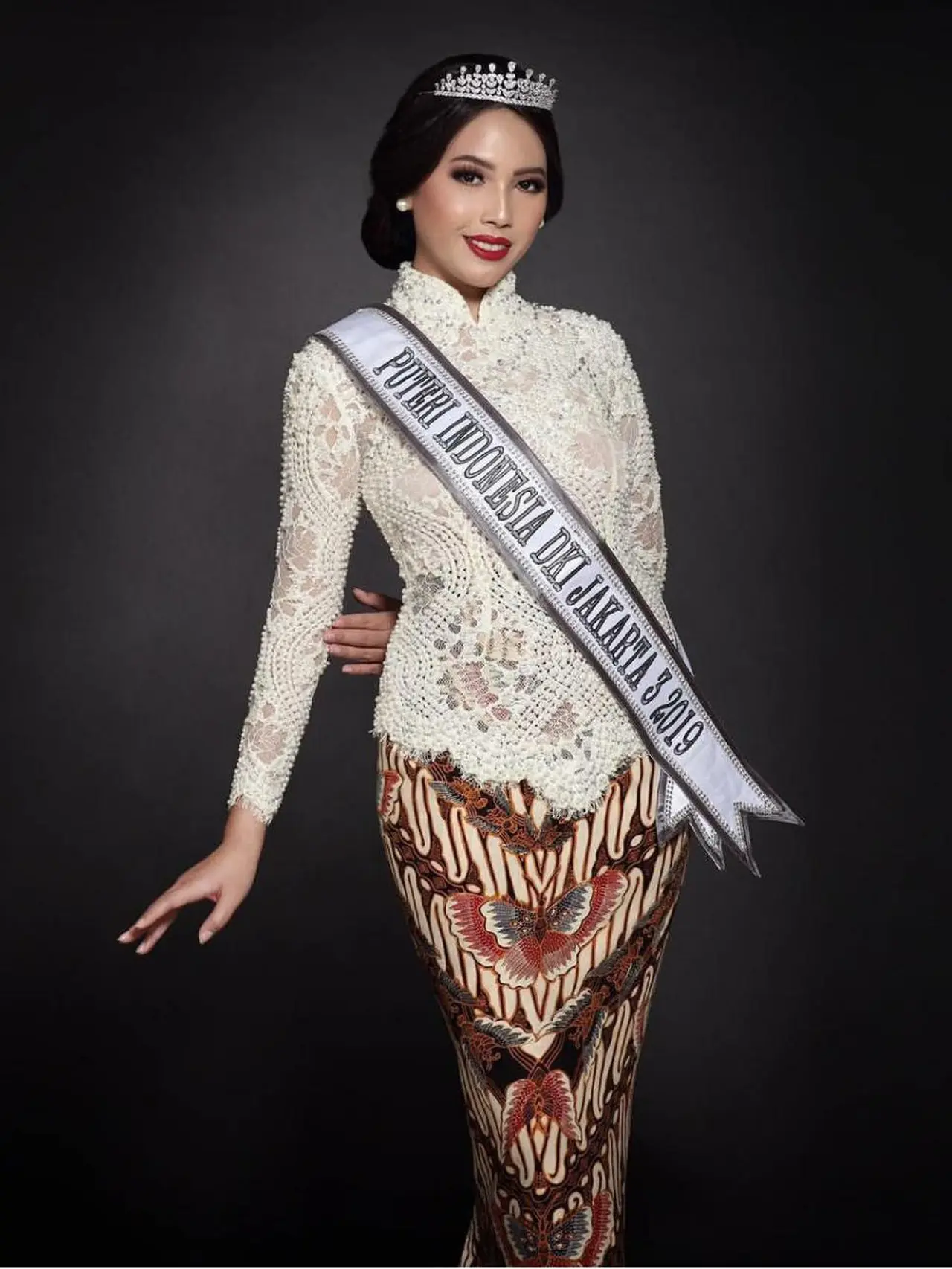 Penyanyi Diah Ayu Lestari jadi Finalis Puteri Indonesia 2019 - ShowBiz ...