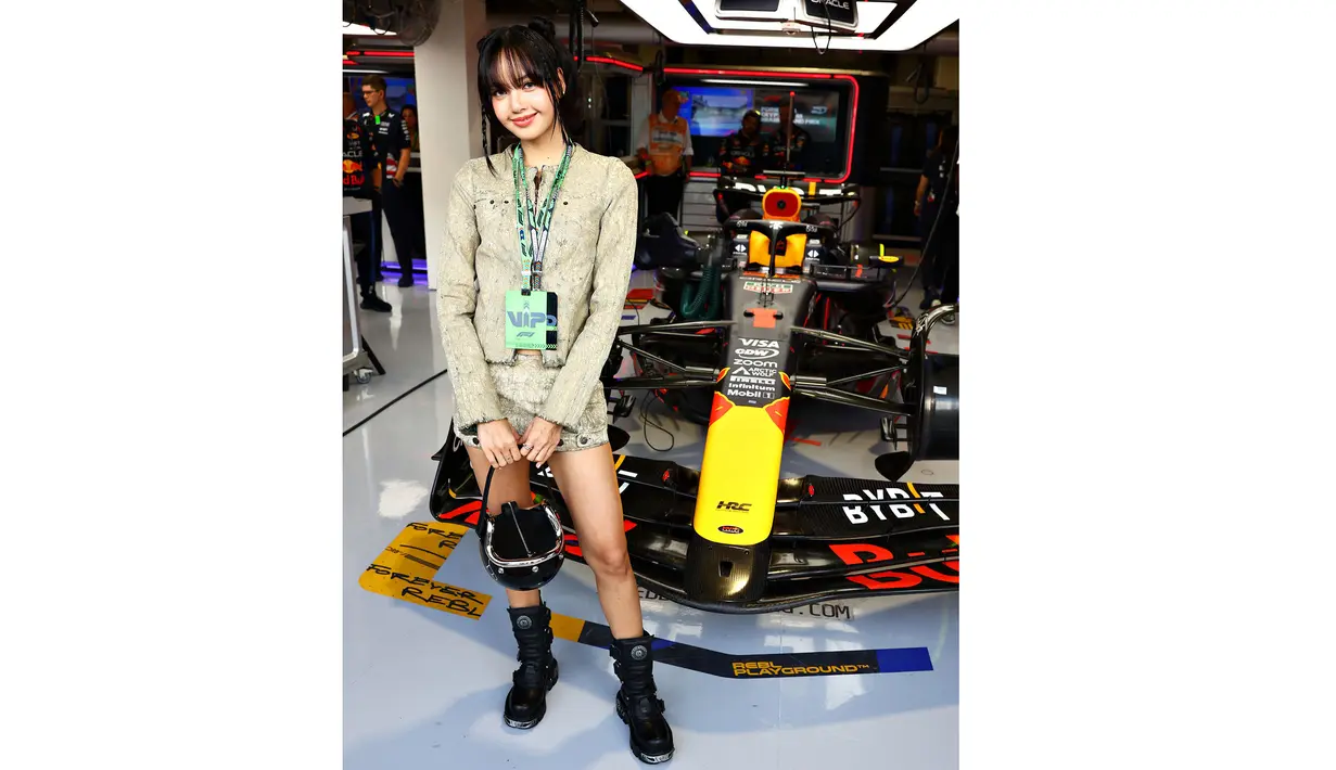 Foto: Gaya Lisa Blackpink saat Jadi Tamu Spesial di Formula 1 GP Miami ...