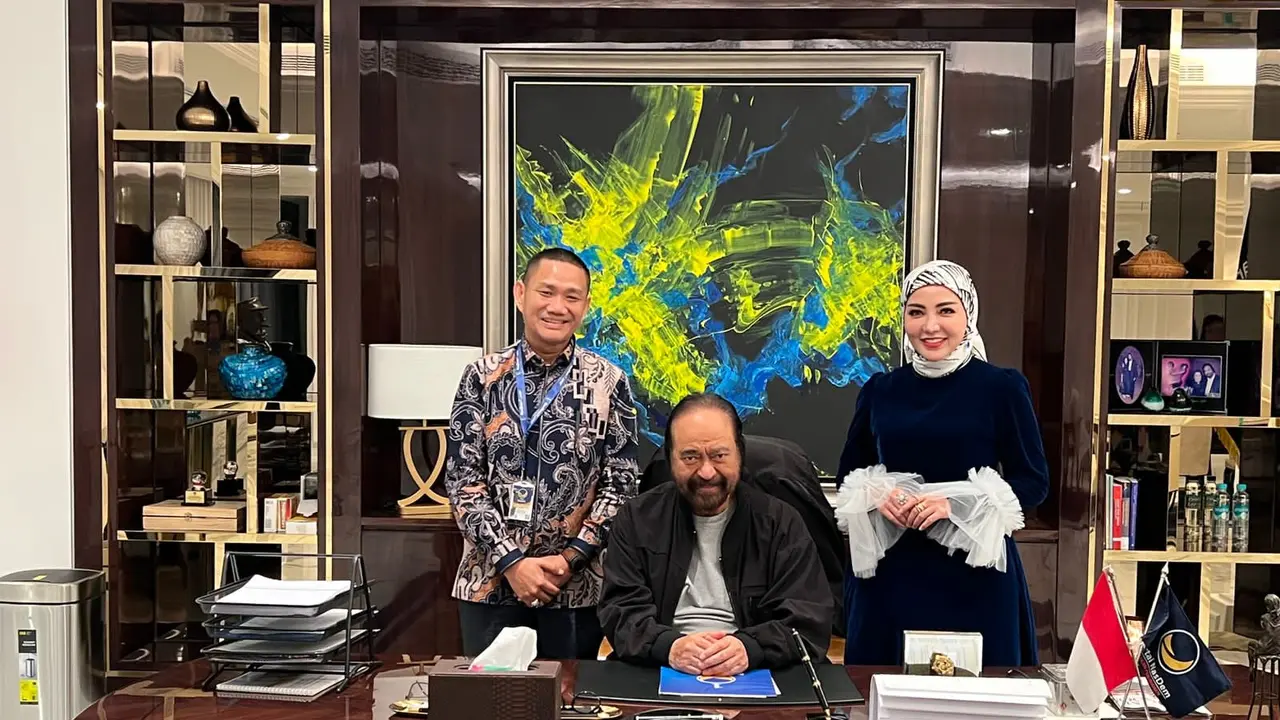 Bella Shofie Mendampingi Daniel Rigan Silaturahmi Bertemu Surya Paloh ...