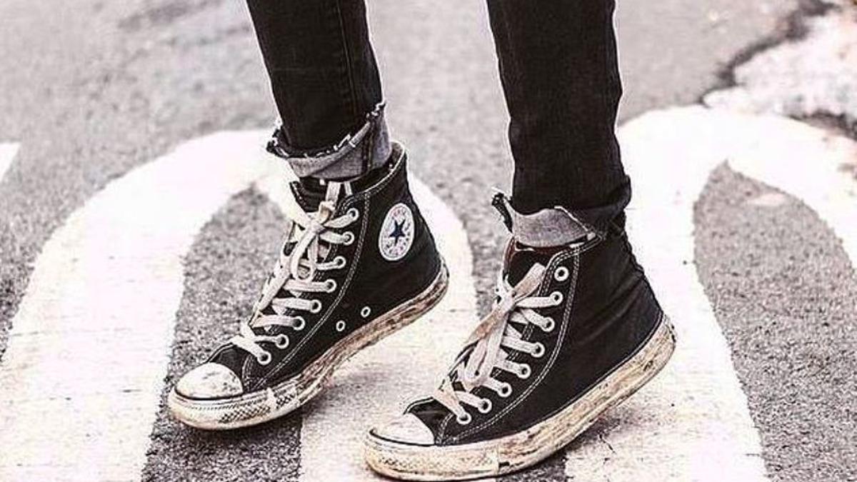 5 Alasan Kenapa Kamu Tetap Pakai Sepatu yang Sudah Lusuh - Fashion ...