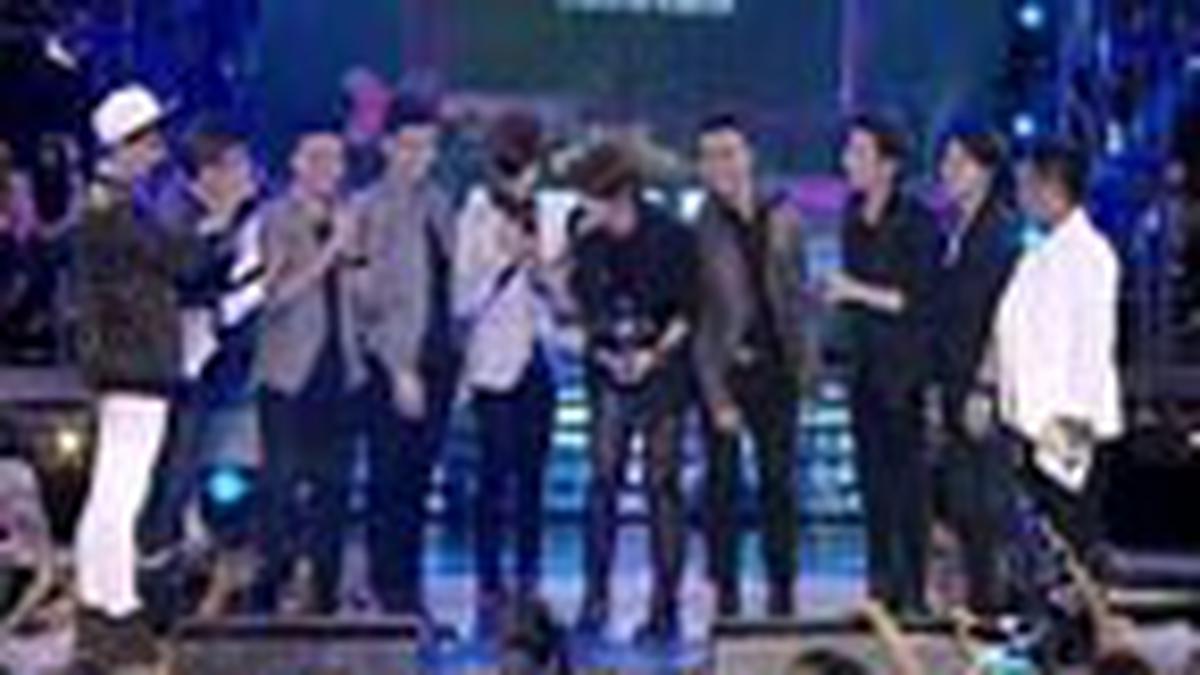 Smash Raih Boy Band Paling Inbox 2012
