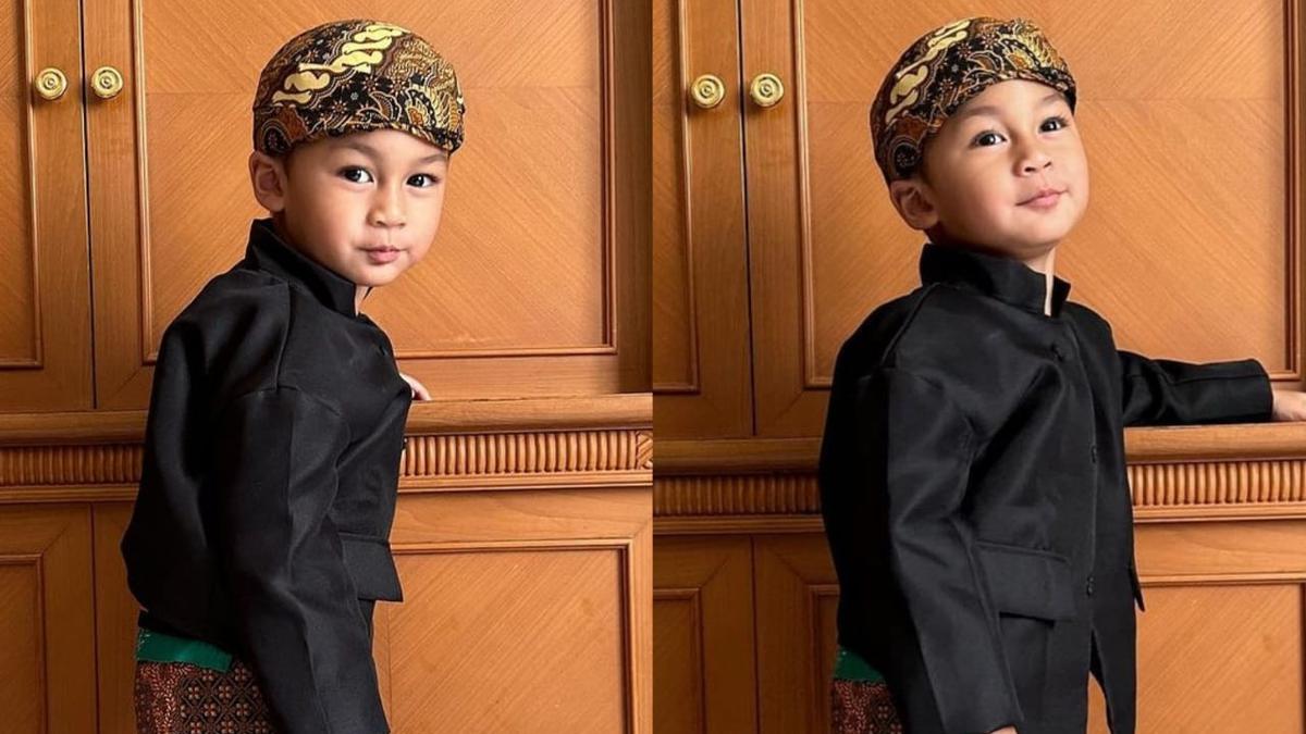 7 Potret Kiano Tiger Anak Baim Wong saat Mengenakan Baju Adat Jawa ...