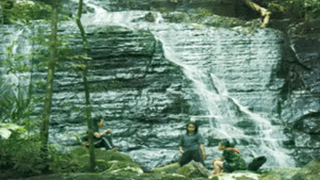 6 Fakta Menarik Gunung Bawang, Gunung Keramat Bagi Suku Dayak di ...
