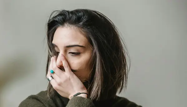 6 Potret Terkini Melly Mono Eks Vokalis SHE, Bergaya Rambut Pendek ...