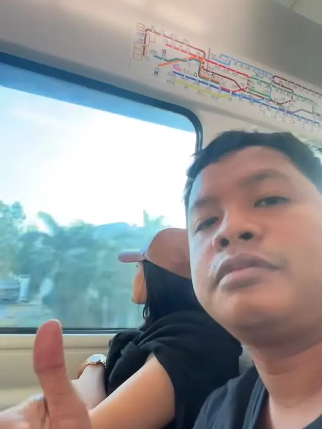 7 Potret Dustin Tiffani dan Ditha Rizky Amalia Bulan Madu ke Hongkong ...