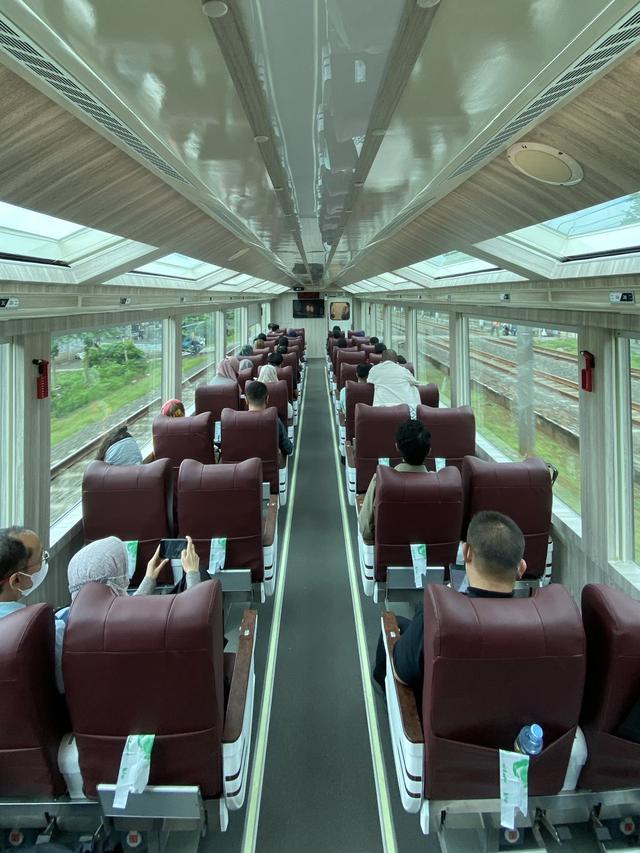 Kereta Panoramic Siap Meluncur dari Stasiun Gubeng ke Bandung, Cek ...