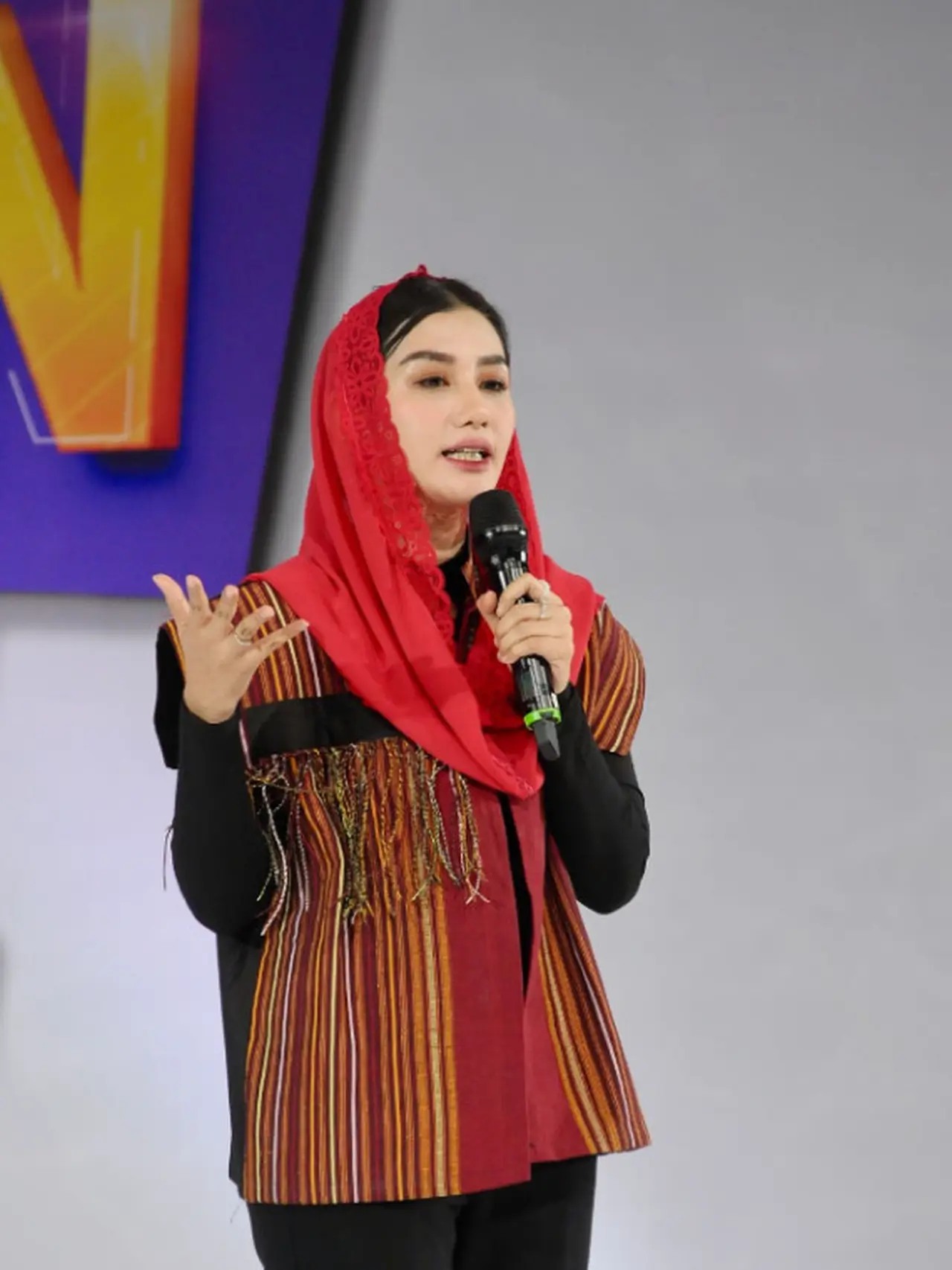 Istri Bupati Trenggalek Novita Hardini Jadi Satu-satunya Perempuan ...