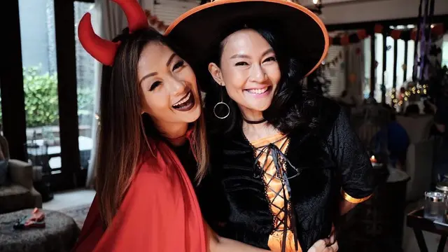 Main Series Bareng, Ini 6 Potret Persahabatan Indah Kalalo dan Endhita ...