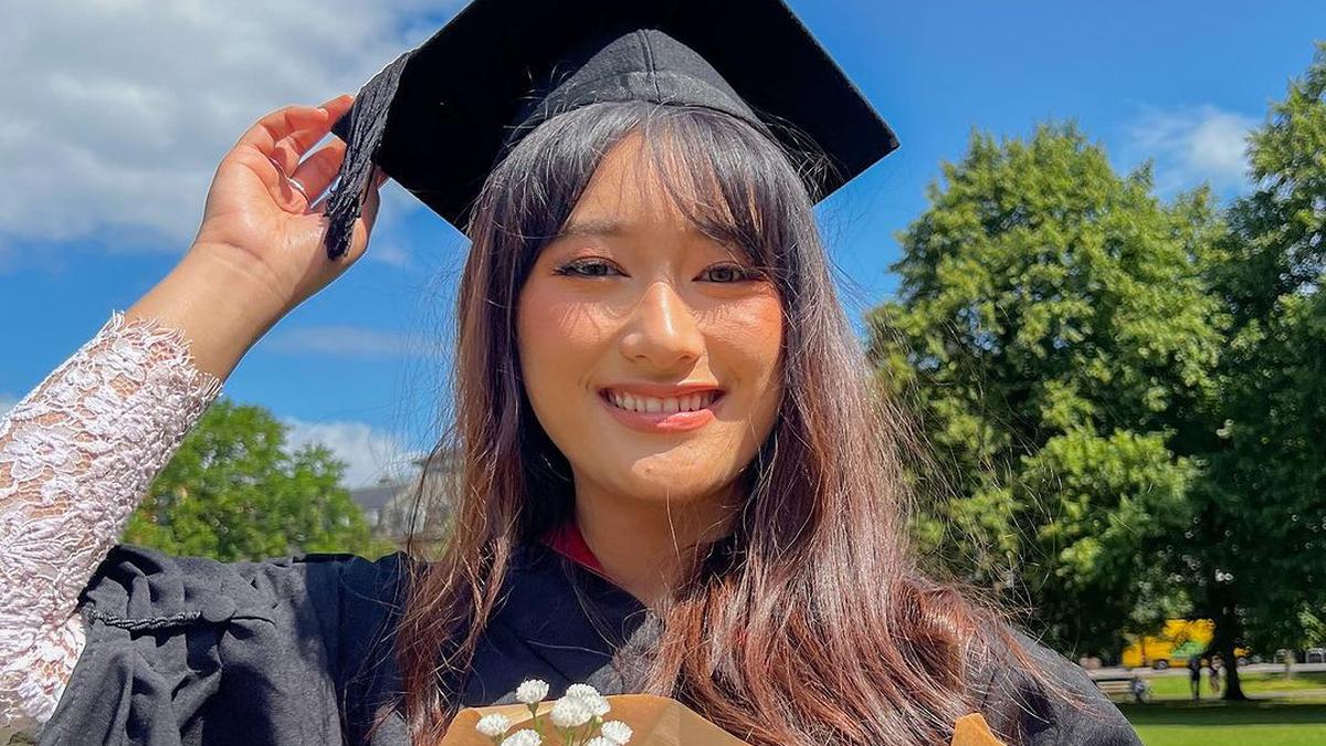 6 Potret Cantiknya Amanda Caesa Di Wisuda Kelulusan, Parto Patrio ...