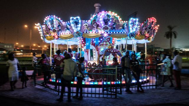 10 Wahana Pasar Malam yang Paling Populer, Seru dan Menyenangkan