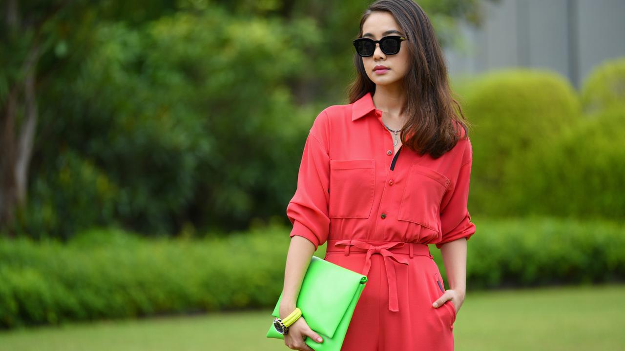 7 Ide Outfit Colorful yang Stylish, Rahasia Tampil Ceria tanpa Terlihat ...